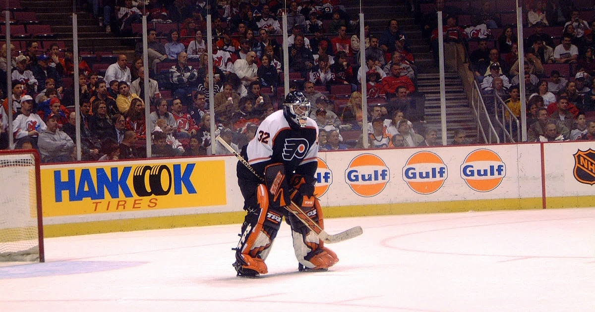 Former NHL goalie Roman Cechmanek passes away at 52 - BetTodayUSA